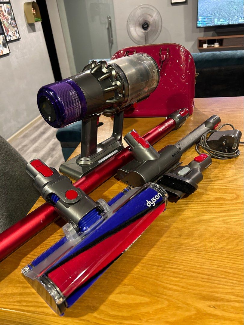 Dyson Vacuum Cleaner V11 Fluffy, TV & Home Appliances, Vacuum Cleaner ...