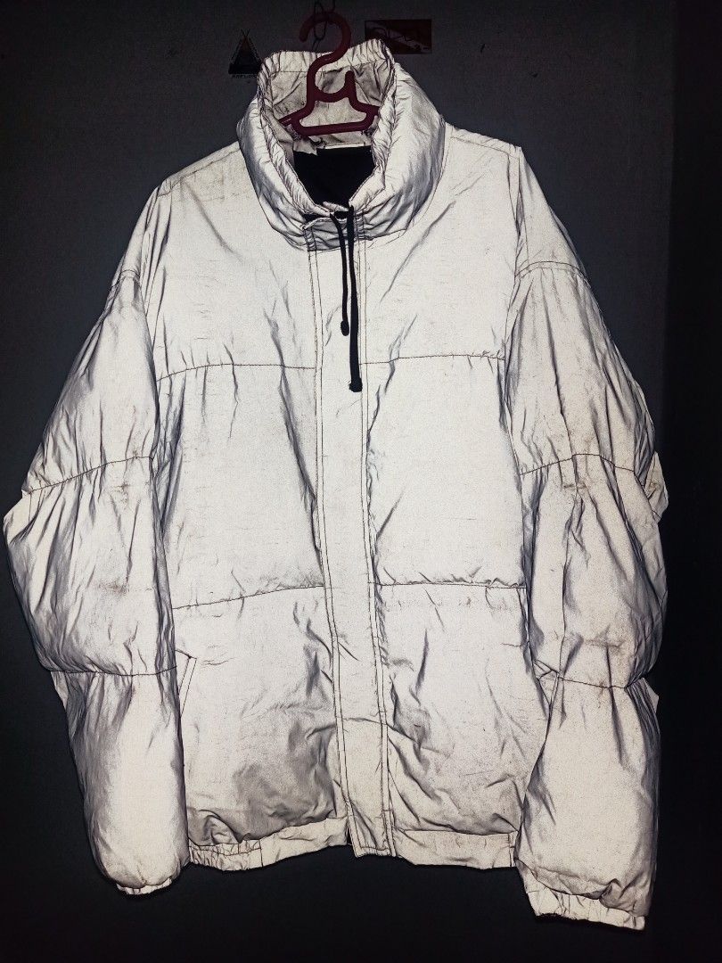 Essentials puffer jacket silver reflective, Men's Fashion, Coats ...
