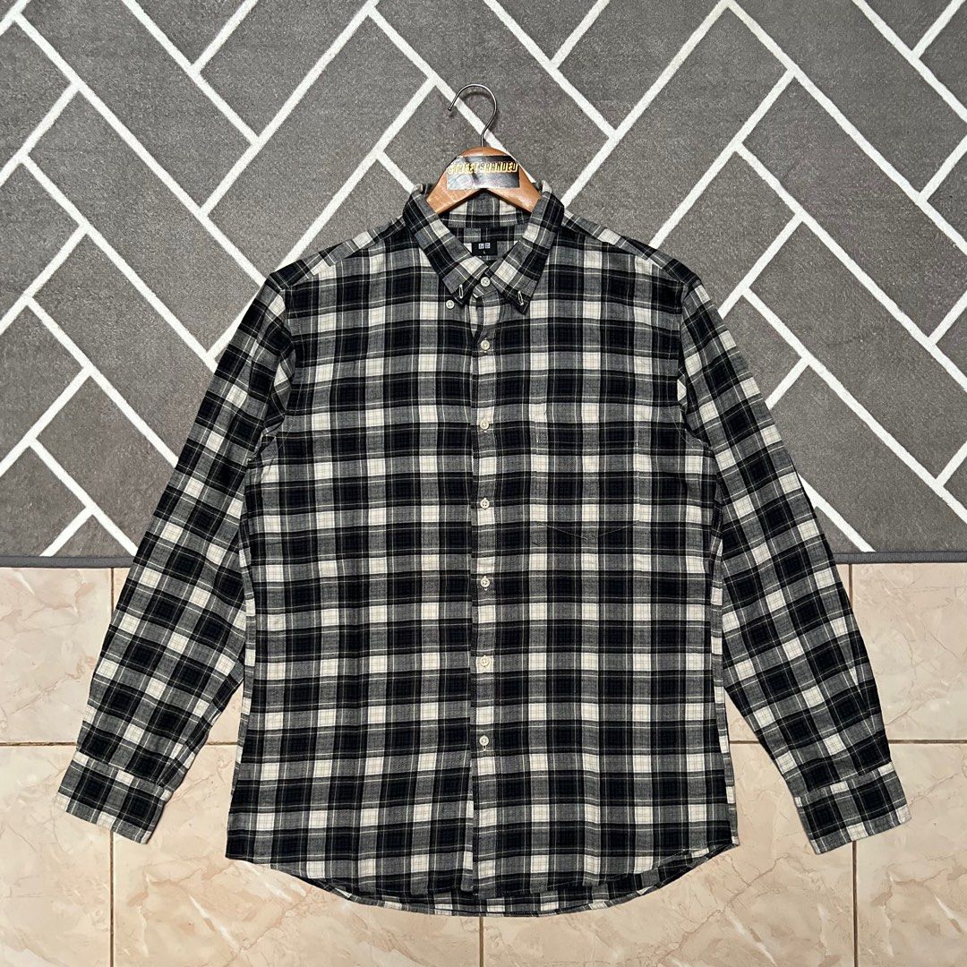 Flanel Uniqlo, Fesyen Pria, Pakaian , Atasan di Carousell