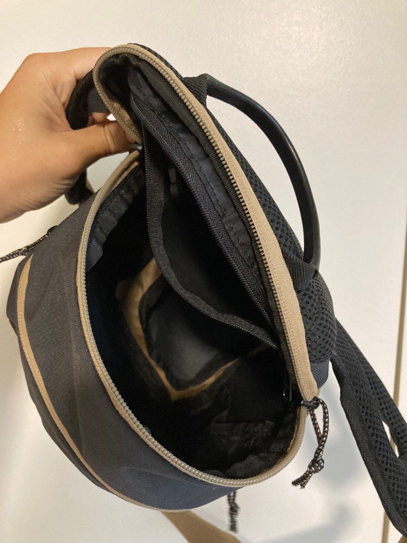 Forclaz 5L waist pack, Men's Fashion, Bags, Sling Bags on Carousell