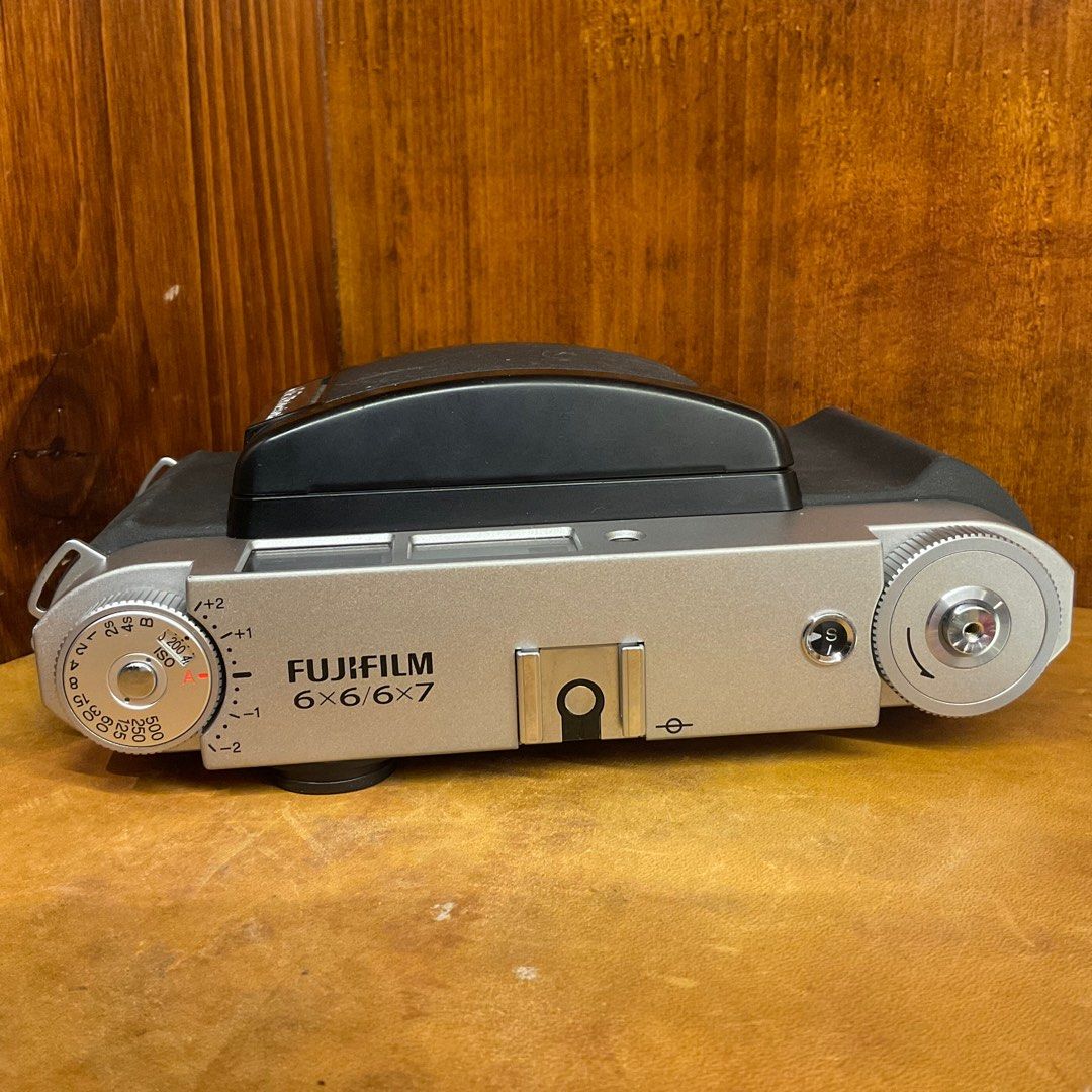 Fujifilm GF670 PRO (21303038) with Box, Photography, Cameras on Carousell