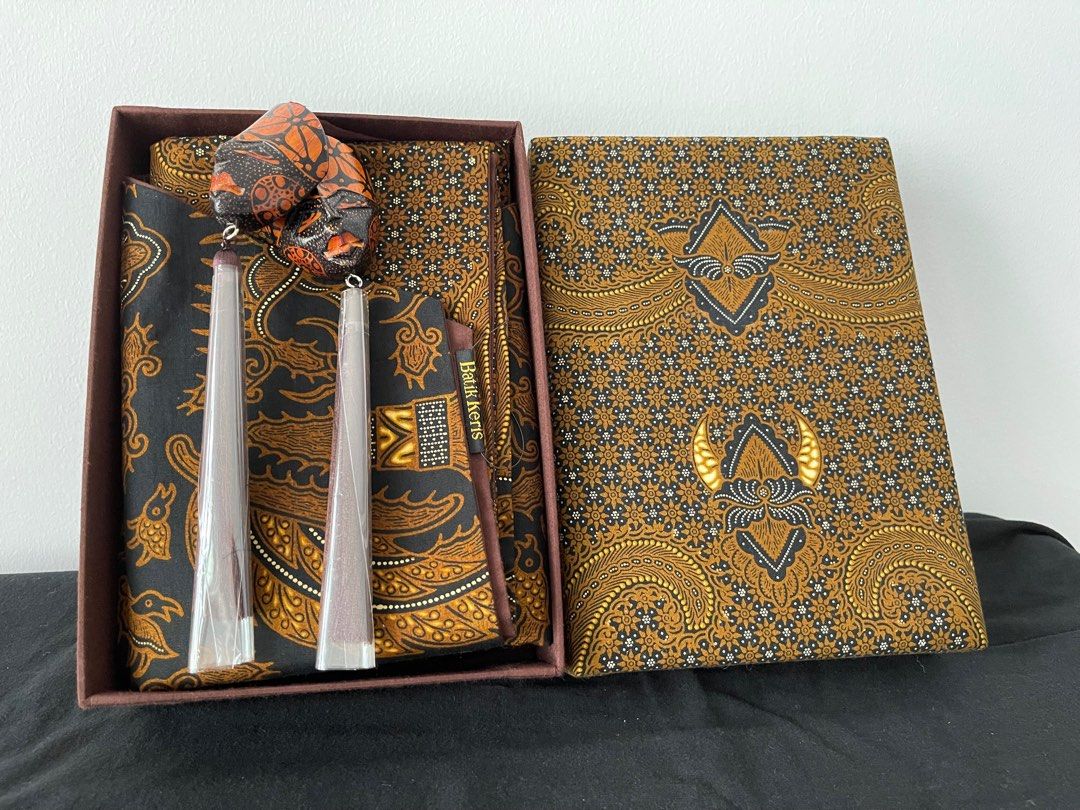 Genuine Indonesian Batik table runner and tissue box cover, Furniture ...