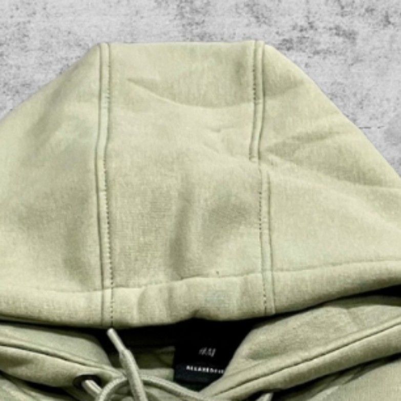 Hoodie H&M Tom And Jerry Sage, Fesyen Pria, Pakaian , Baju Luaran di ...