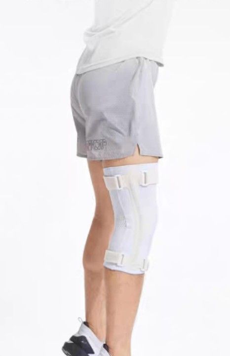 Knee Guard w Patella Support, Health & Nutrition, Braces, Support ...