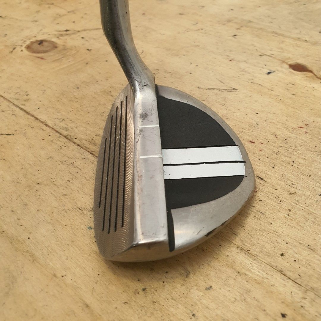 (Left) Key Person Chipper wedge iron beginner KP GOLF, Sports Equipment ...