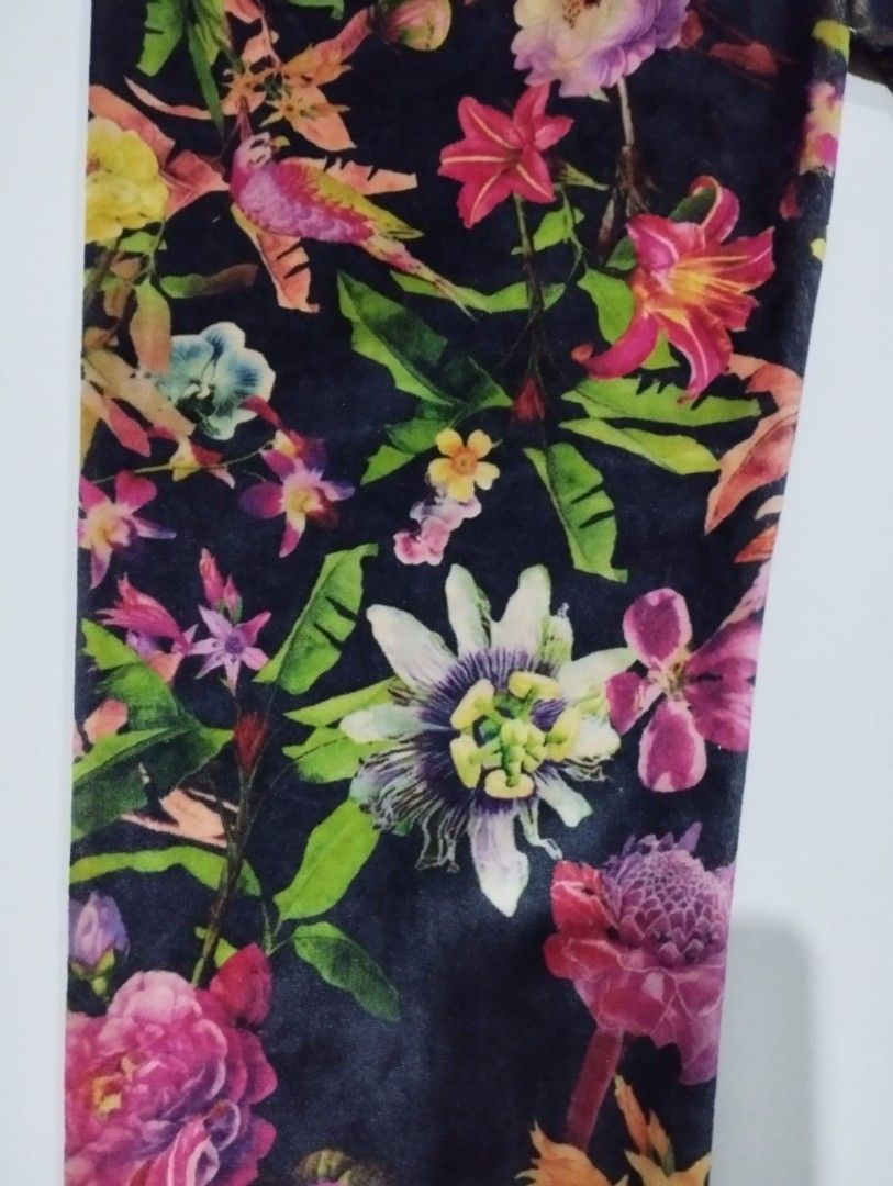 Legging bunga, Fesyen Wanita, Pakaian Wanita, Bawahan di Carousell