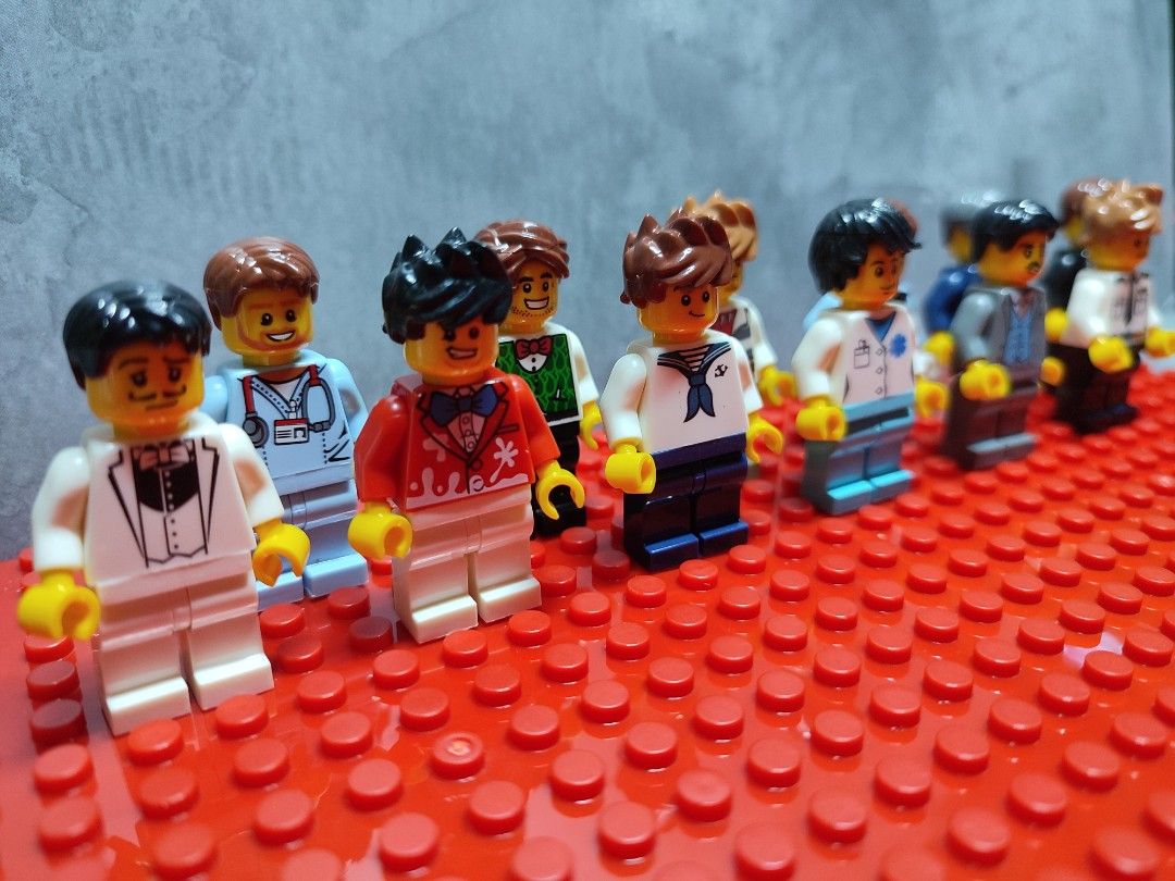 Lego brick clone/alternative Workers selling as a Set A 12 figures ...