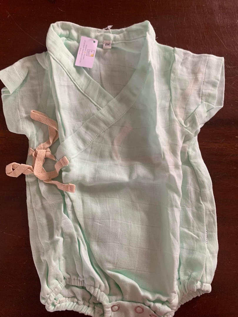 Lil Tati Onesie 6M 280 pesos on Carousell