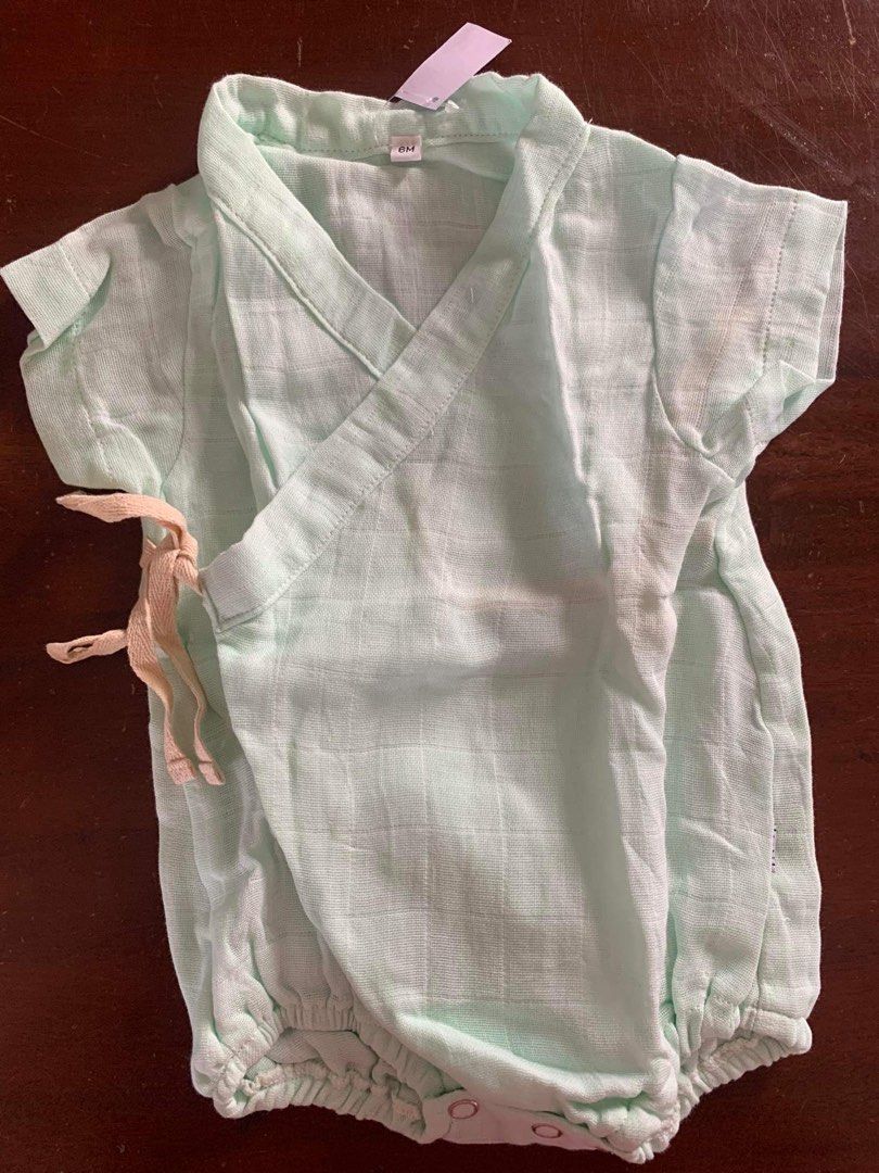 Lil Tati Onesie 6M 280 pesos on Carousell