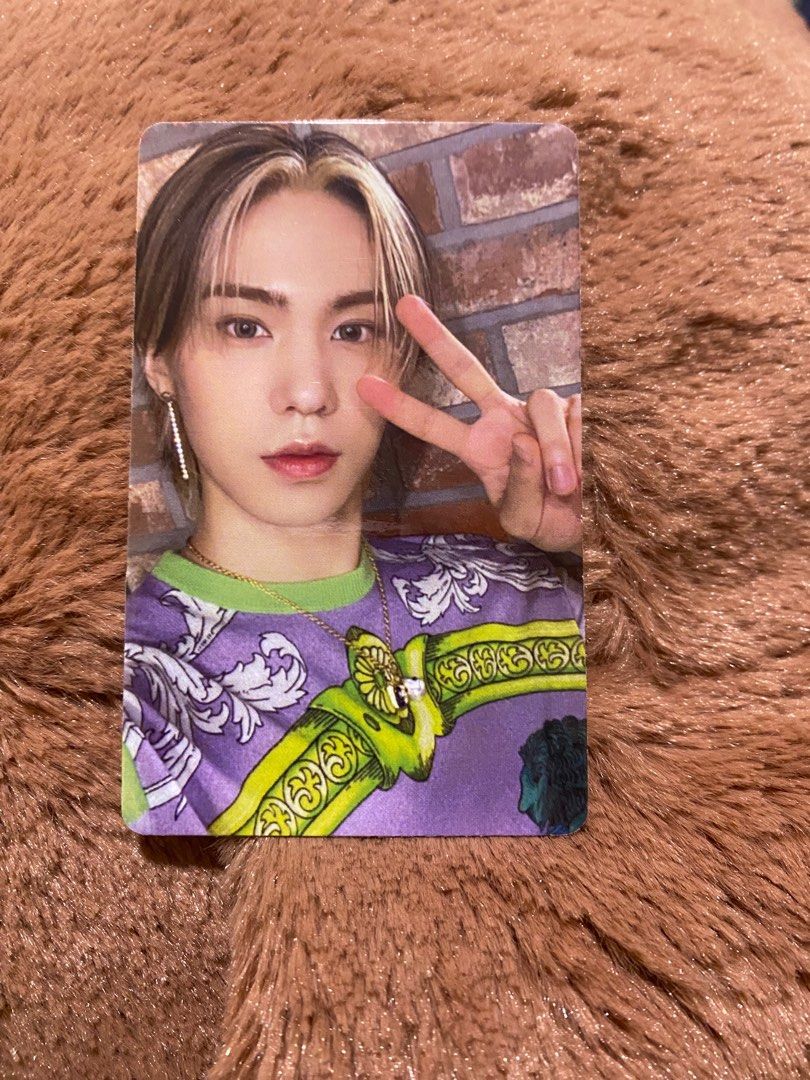 wts/lfb CLEARANCE! NCT / Blackpink / Stray Kids / Astro glitch mode ...