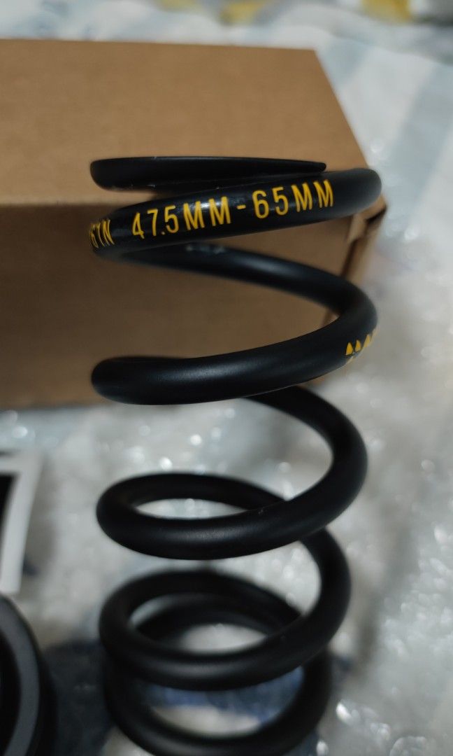 Nukeproof Super Light Enduro Coil Spring 350lbs, Sports Equipment ...
