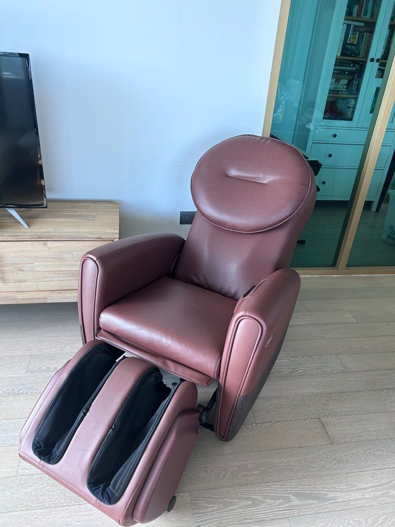 Osim udiva 2 massage chair, Furniture & Home Living, Furniture, Chairs ...