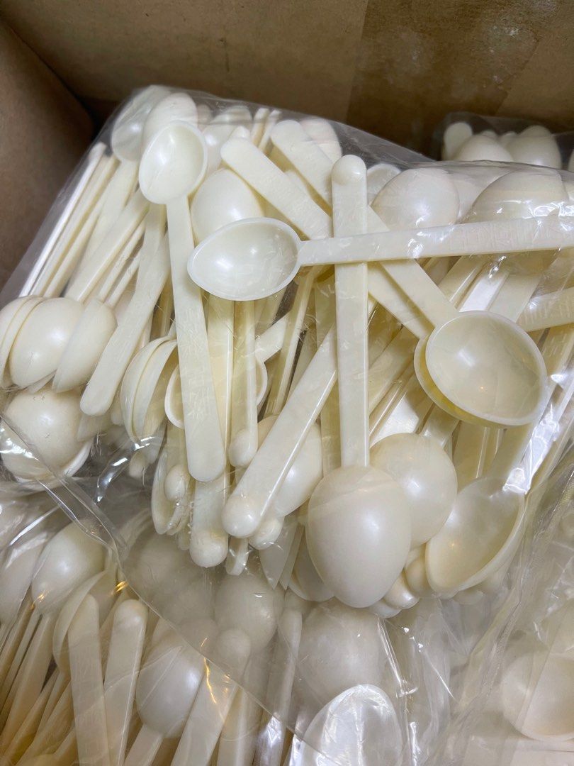 Plastic spoons, Furniture & Home Living, Kitchenware & Tableware ...