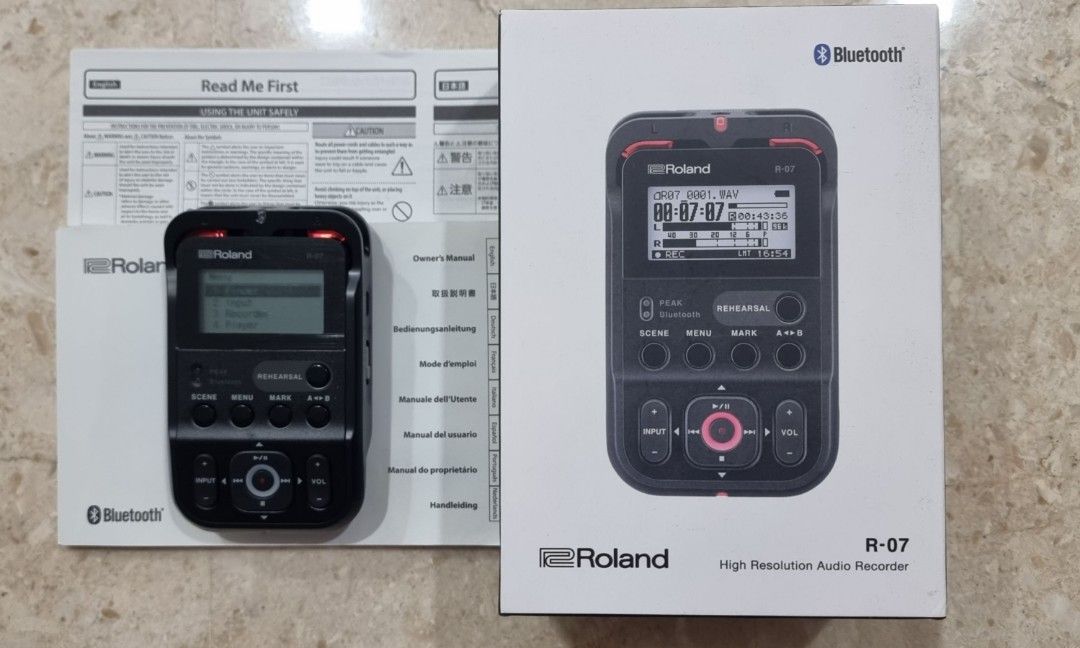 Roland R-07 Stereo Waze and MP3 recorder (Black), Audio, Voice ...