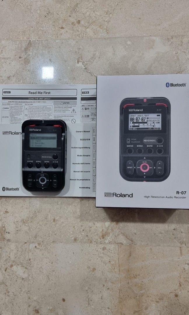 Roland R-07 Stereo Waze and MP3 recorder (Black), Audio, Voice ...