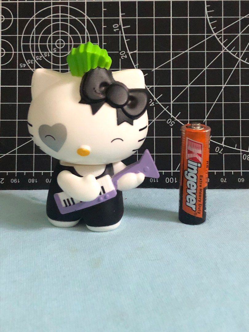 Sanrio Rockstar Hello Kitty Fig On Carousell