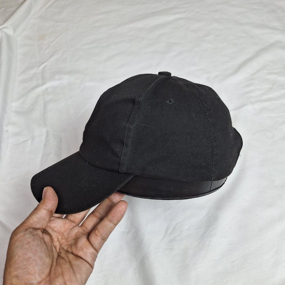 Spao Black Cap, Fesyen Pria, Aksesoris, Topi di Carousell