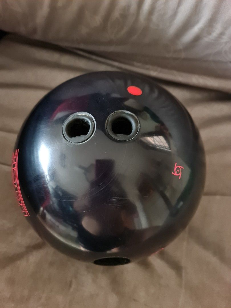 Storm Ghost Lock 15lb (RH), Sports Equipment, Sports & Games, Billiards & Bowling on Carousell