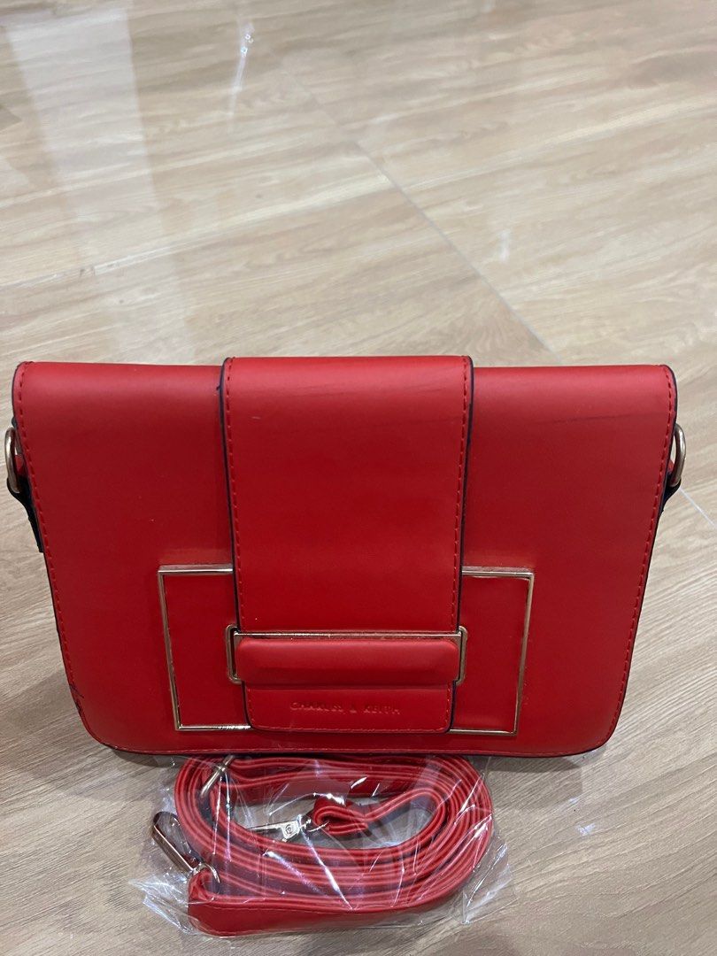 Tas merah model Ck, Fesyen Wanita, Tas & Dompet di Carousell