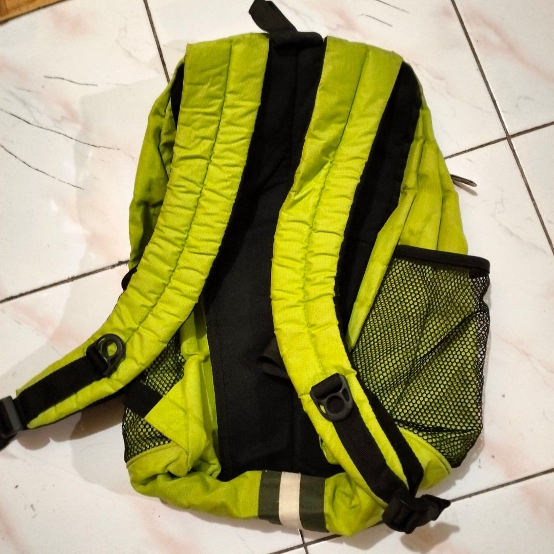 Tas ransel Hijau stabilo. 40 x 12 x 28 cm, Fesyen Pria, Tas & Dompet ...