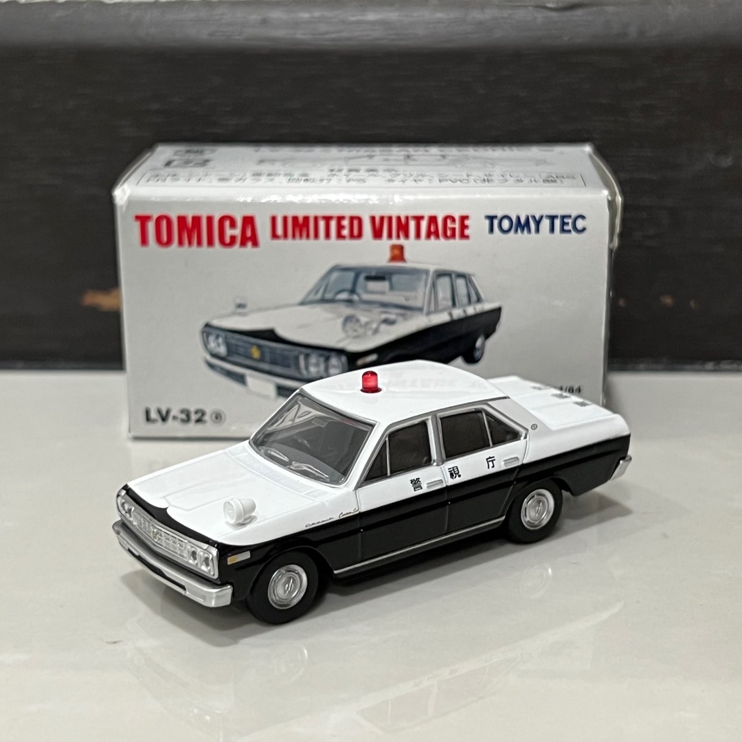 Tomica Limited Vintage LV-32a Nissan Cedric Patrol Car, Hobbies & Toys ...