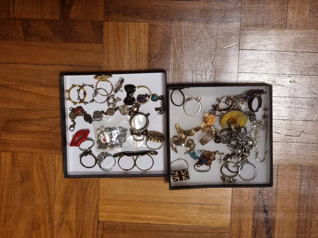 Used costume jewelry blind box, Women's Fashion, Jewelry & Organisers ...