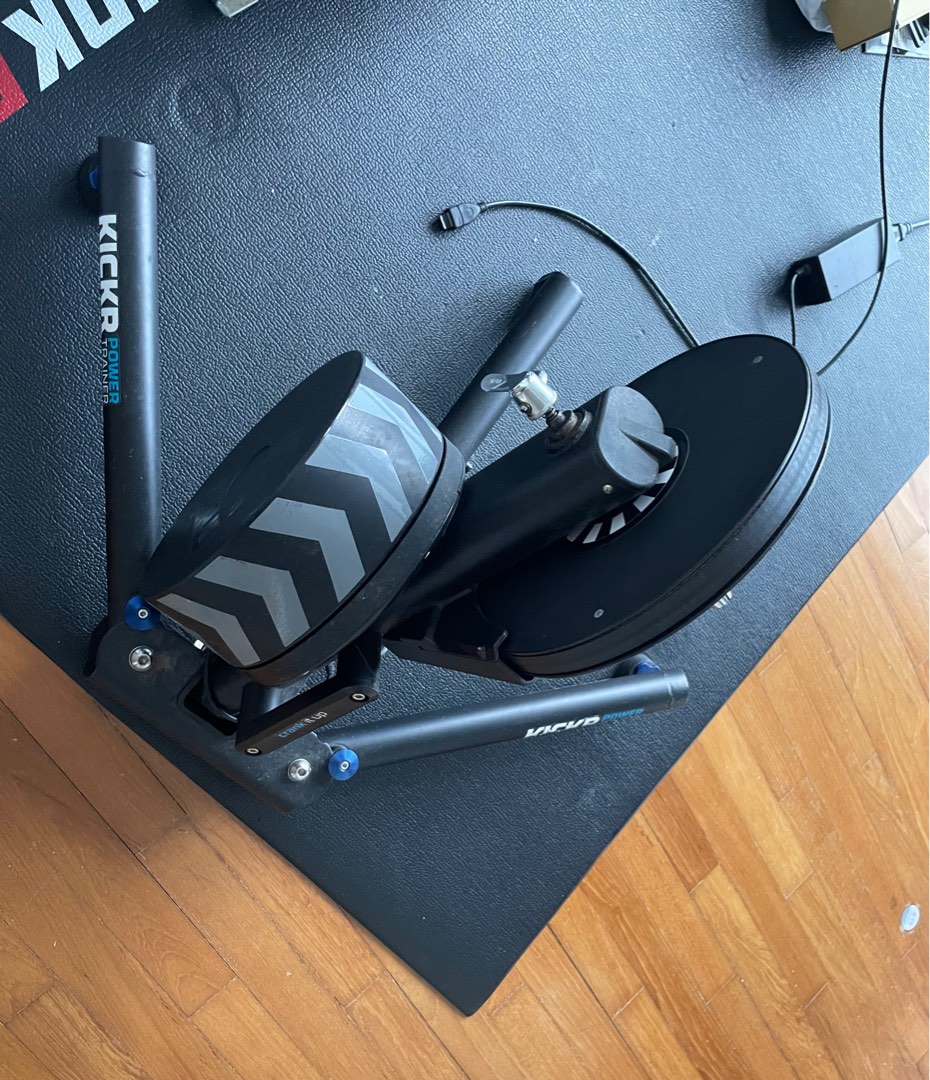 Wahoo Kickr v1 with mat - working perfectly, Sports Equipment, Exercise ...