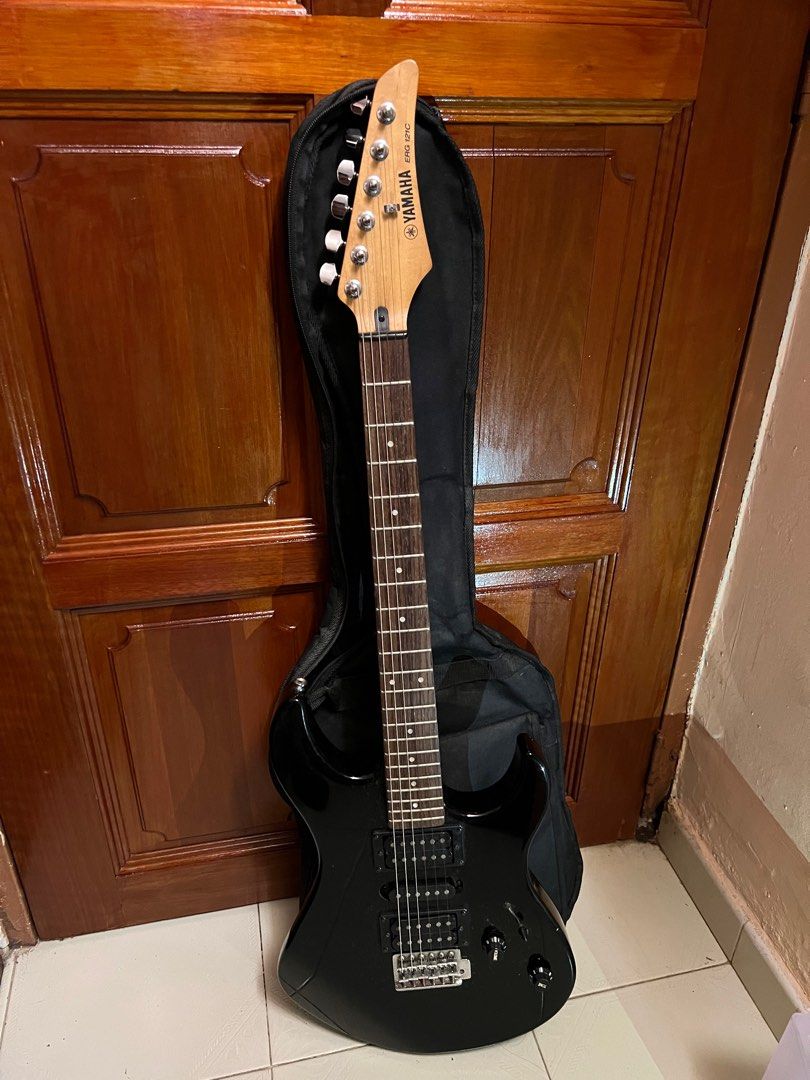 Yamaha electric guitar, Hobbies & Toys, Music & Media, Musical ...
