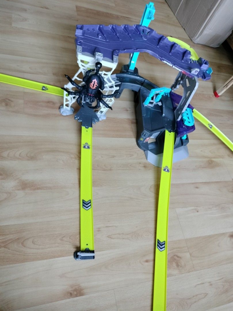 Zuru metal machine spider strike, Hobbies & Toys, Toys & Games on Carousell