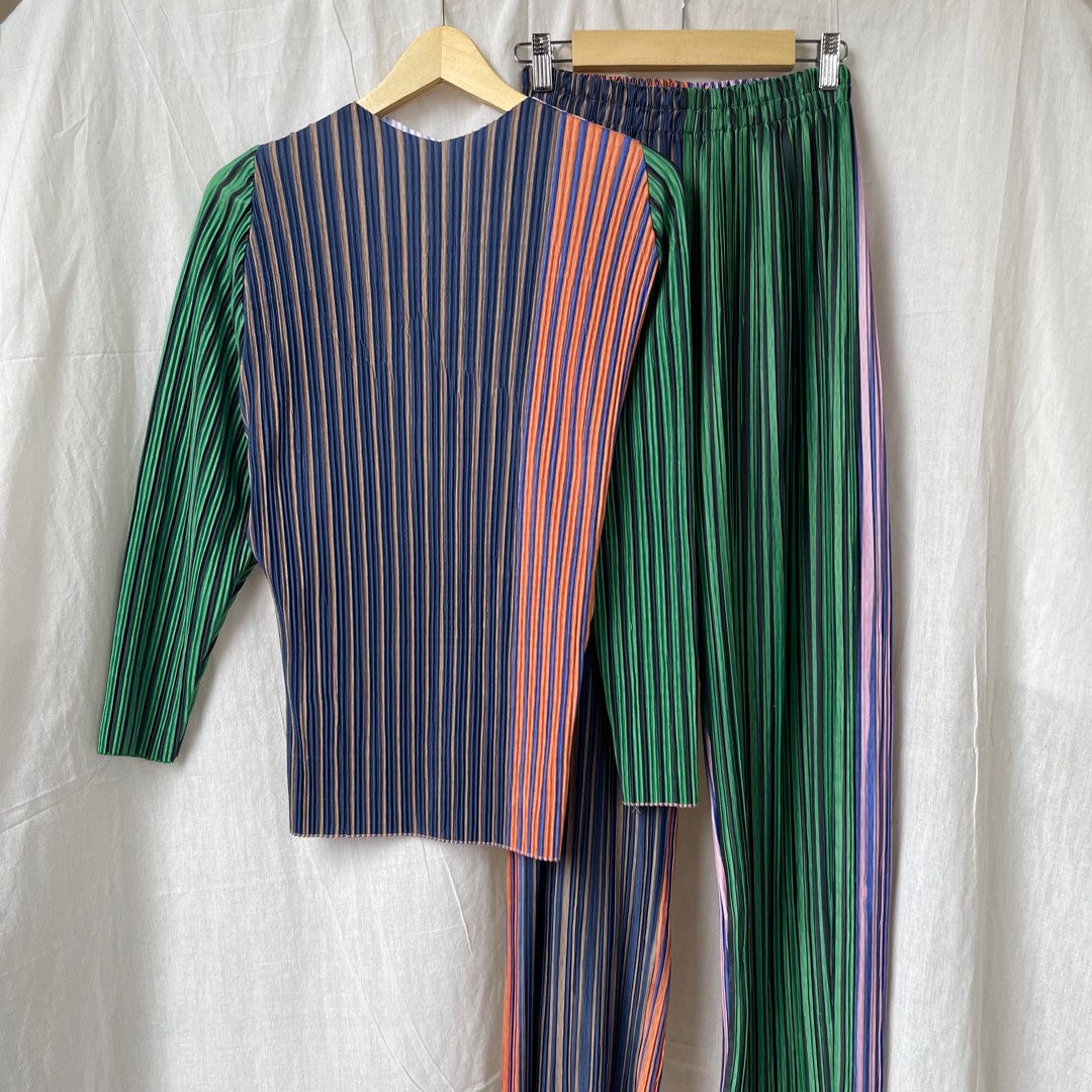 Pleatsonifikasi Two Tone One Set, Fesyen Wanita, Pakaian Wanita ...