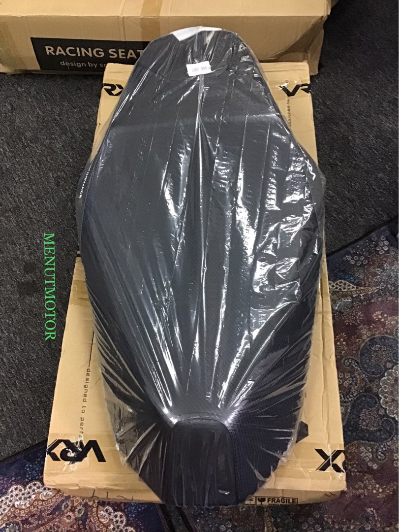 Aerox V2 VRX seat, Motorcycles, Motorcycle Accessories on Carousell
