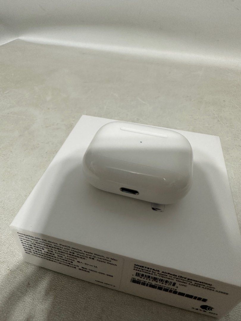 Airpods 3代 Magsafe版 無線藍牙耳機 原廠保固中 耳機及錄音音訊設備 耳機在旋轉拍賣