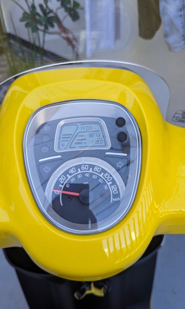 Benelli Panarea 125 Yellow, Motorbikes, Motorbikes for Sale on Carousell