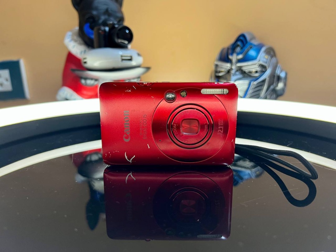 Canon IXUS 100 IS (Ferrari Color) on Carousell
