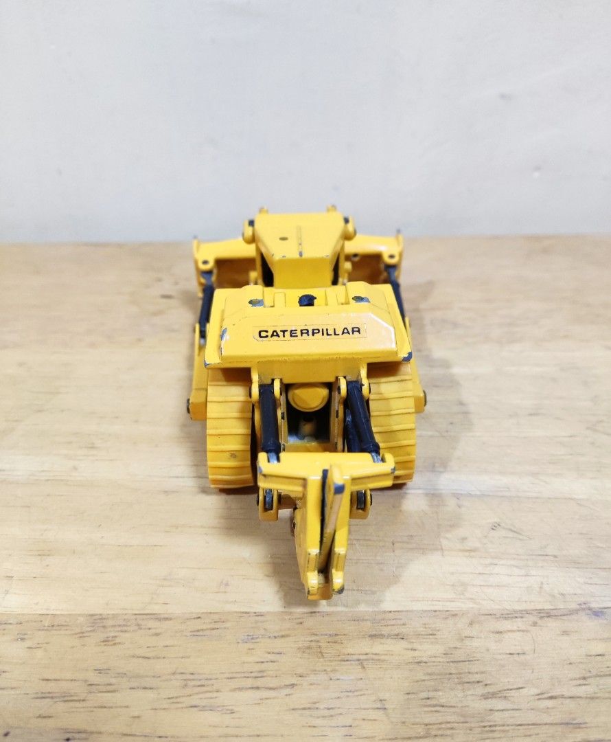 Caterpillar D10 Track-Type Tractor Diecast, Hobbies & Toys, Toys ...