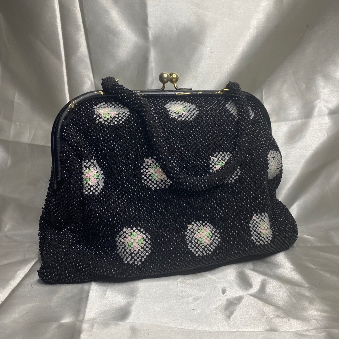 Cleopatra clasp clutch bag, Women's Fashion, Bags & Wallets, Clutches ...