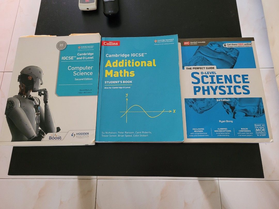 Computer science, maths, science physics, Hobbies & Toys, Books & Magazines, Textbooks on Carousell