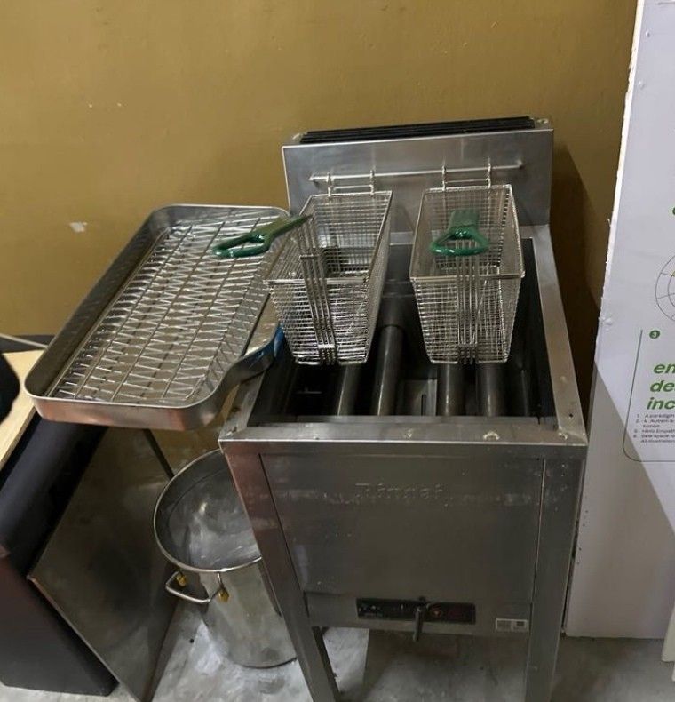 Deep Fryer Rinnai, 23 litre, lightly used, city gas, TV & Home ...