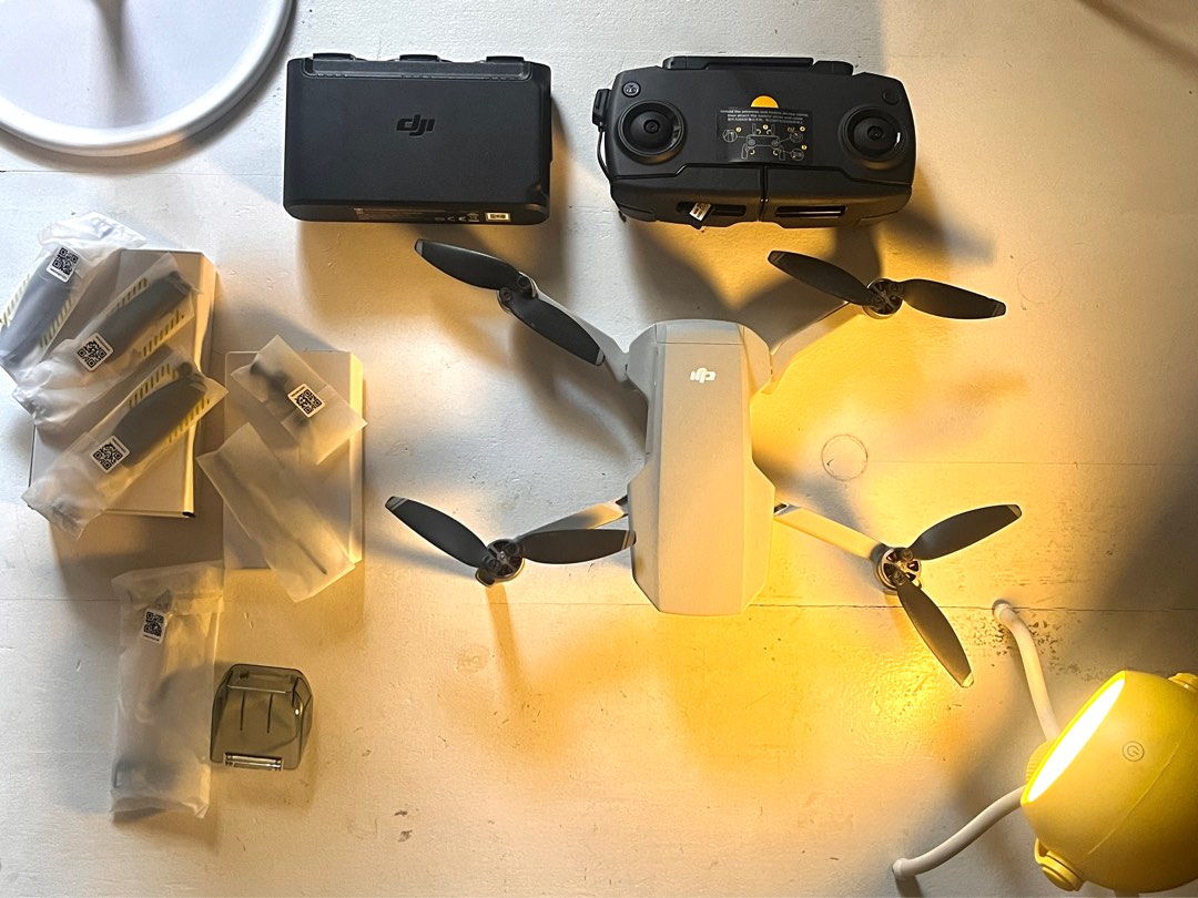 DJI Mini (FMC), Photography, Drones on Carousell