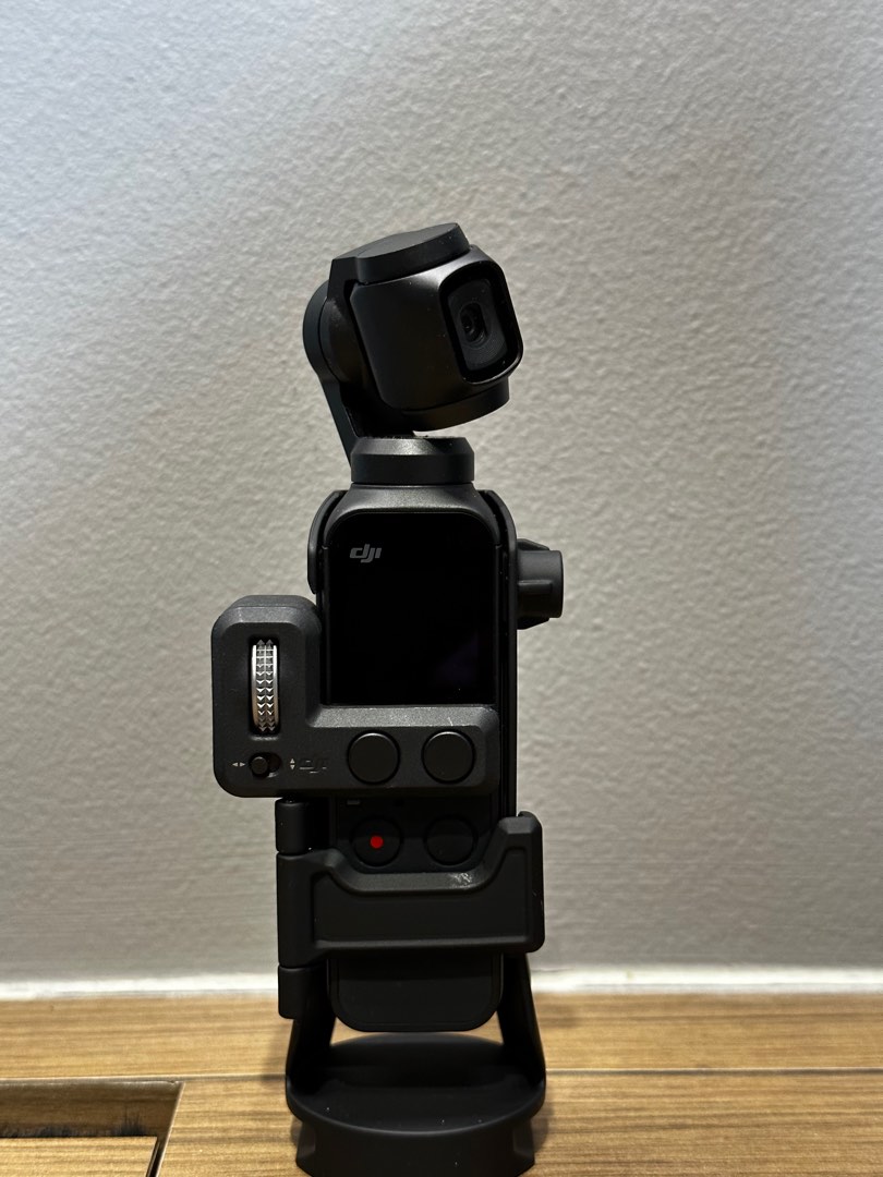 DJI osmo pocket version 1, Photography, Video Cameras on Carousell