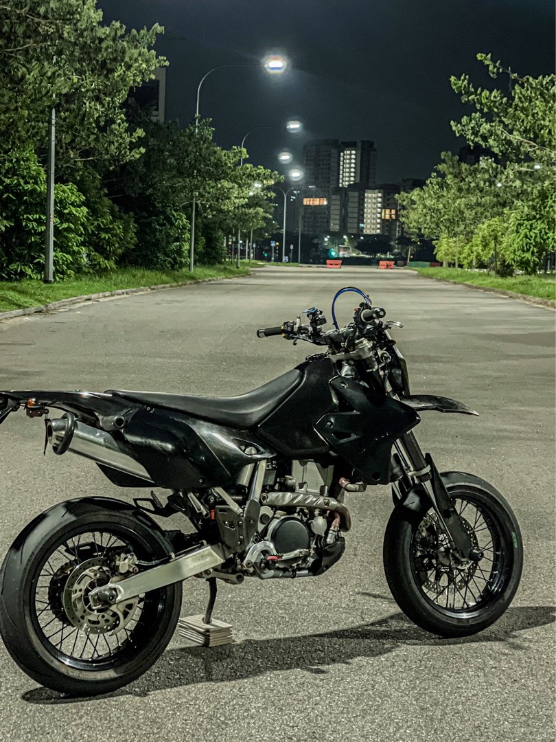 DRZ 400SM, Motorcycles, Motorcycles for Sale, Class 2A on Carousell