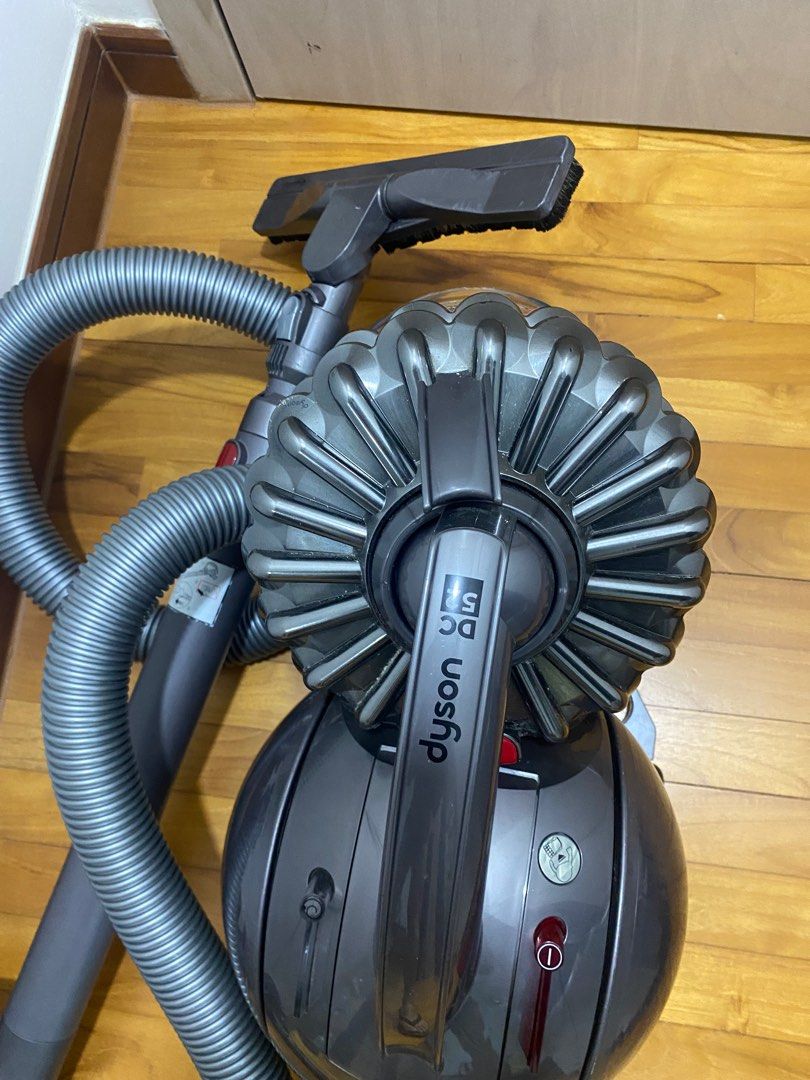 Dyson DC52 Vacuum Cleaner, TV & Home Appliances, Vacuum Cleaner & Housekeeping on Carousell