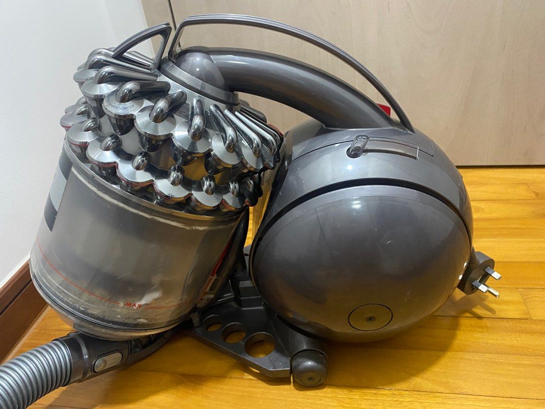 Dyson DC52 Vacuum Cleaner, TV & Home Appliances, Vacuum Cleaner & Housekeeping on Carousell