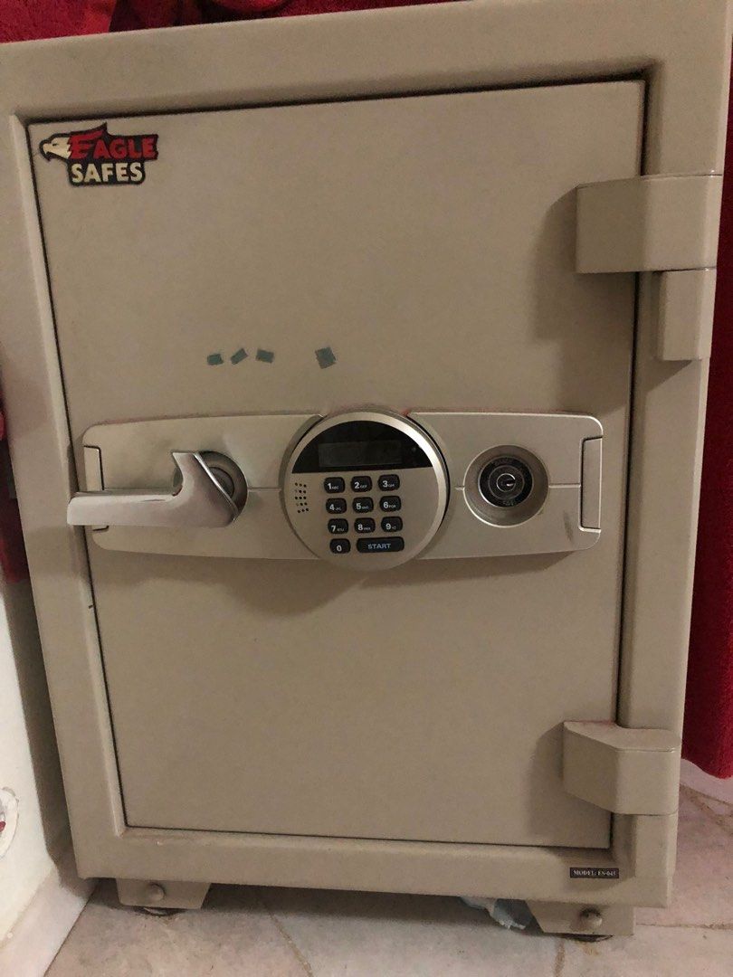 Eagle Safe ES045, Furniture & Home Living, Security & Locks, Safe on Carousell
