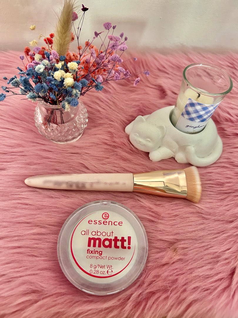 Essence translucent powder with free brush on Carousell