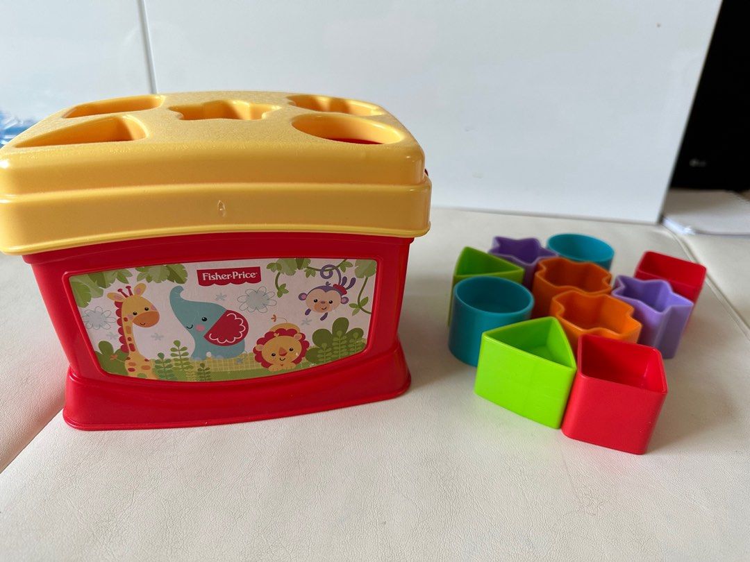 Fisher price shape matching blocks/ 形狀配對遊戲/ BB玩具, 兒童＆孕婦用品, 嬰兒玩具 - Carousell