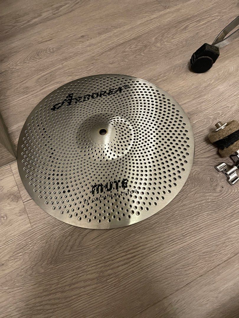 Gibraltar 6607 Double braced, Hobbies & Toys, Music & Media, Musical Instruments on Carousell