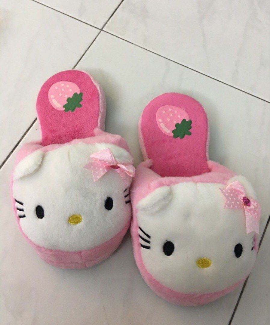 Hello Kitty In Room Slipper, Women's Fashion, Footwear, Flipflops and ...