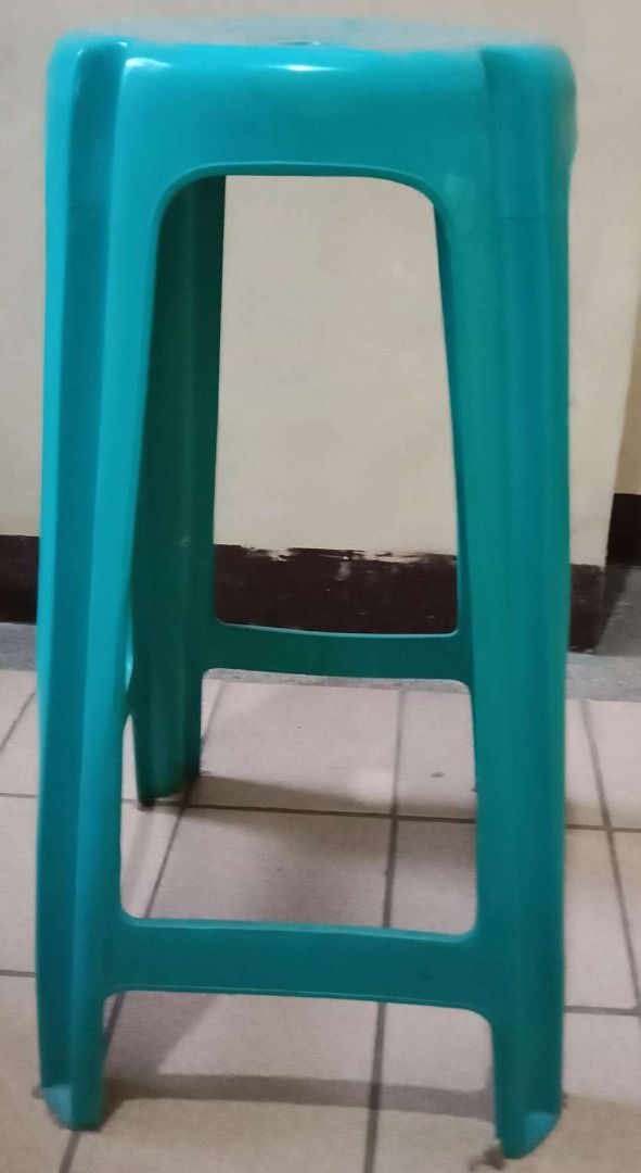 high stool 28 inches plastic chair on Carousell