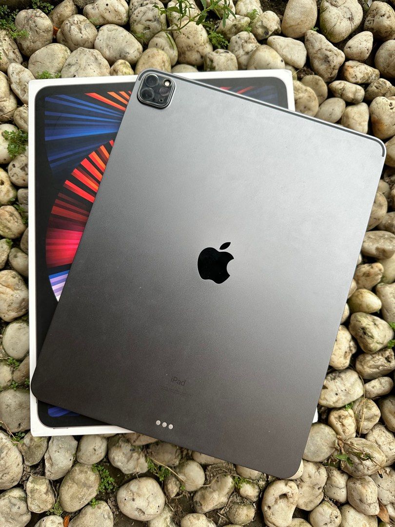 iPad pro 12.9 5th gen M1 Chip 256gb on Carousell